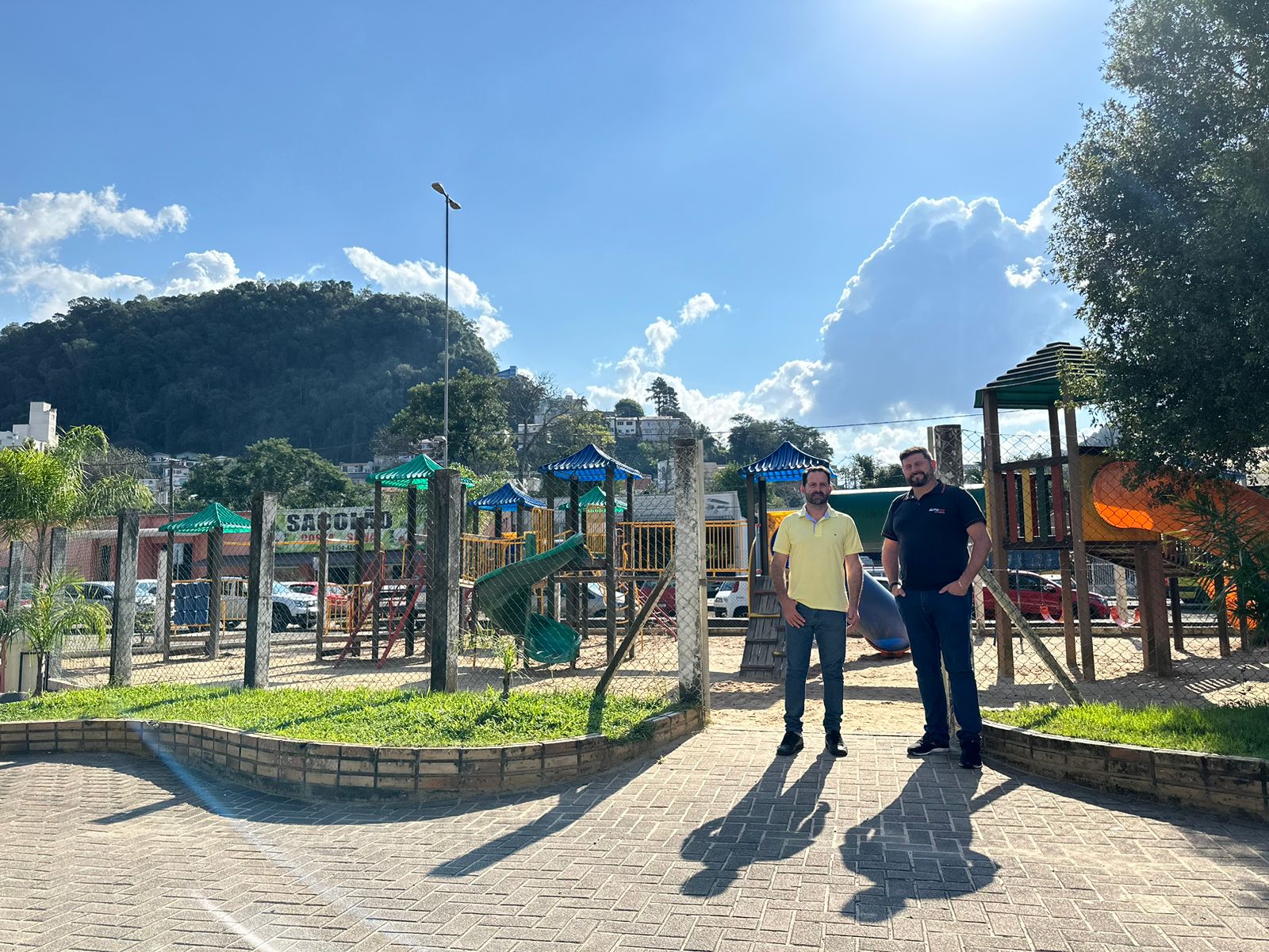 Vereadores solicitam manutenção do Parquinho Infantil da Praça Central ...